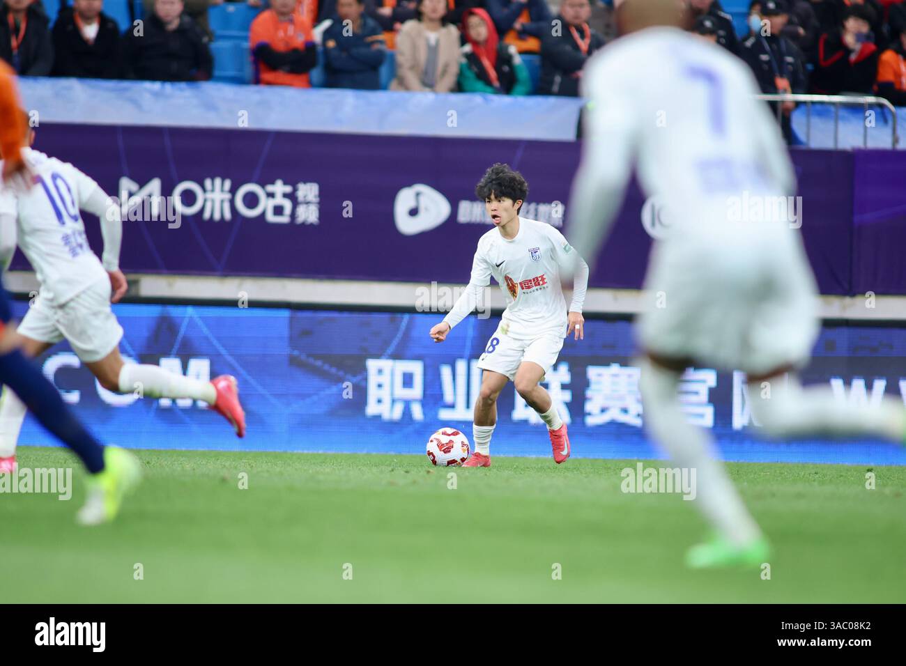 Qingdao Hainiu Football Club 1-1 draw Dalian Yingbo Football Club at ...