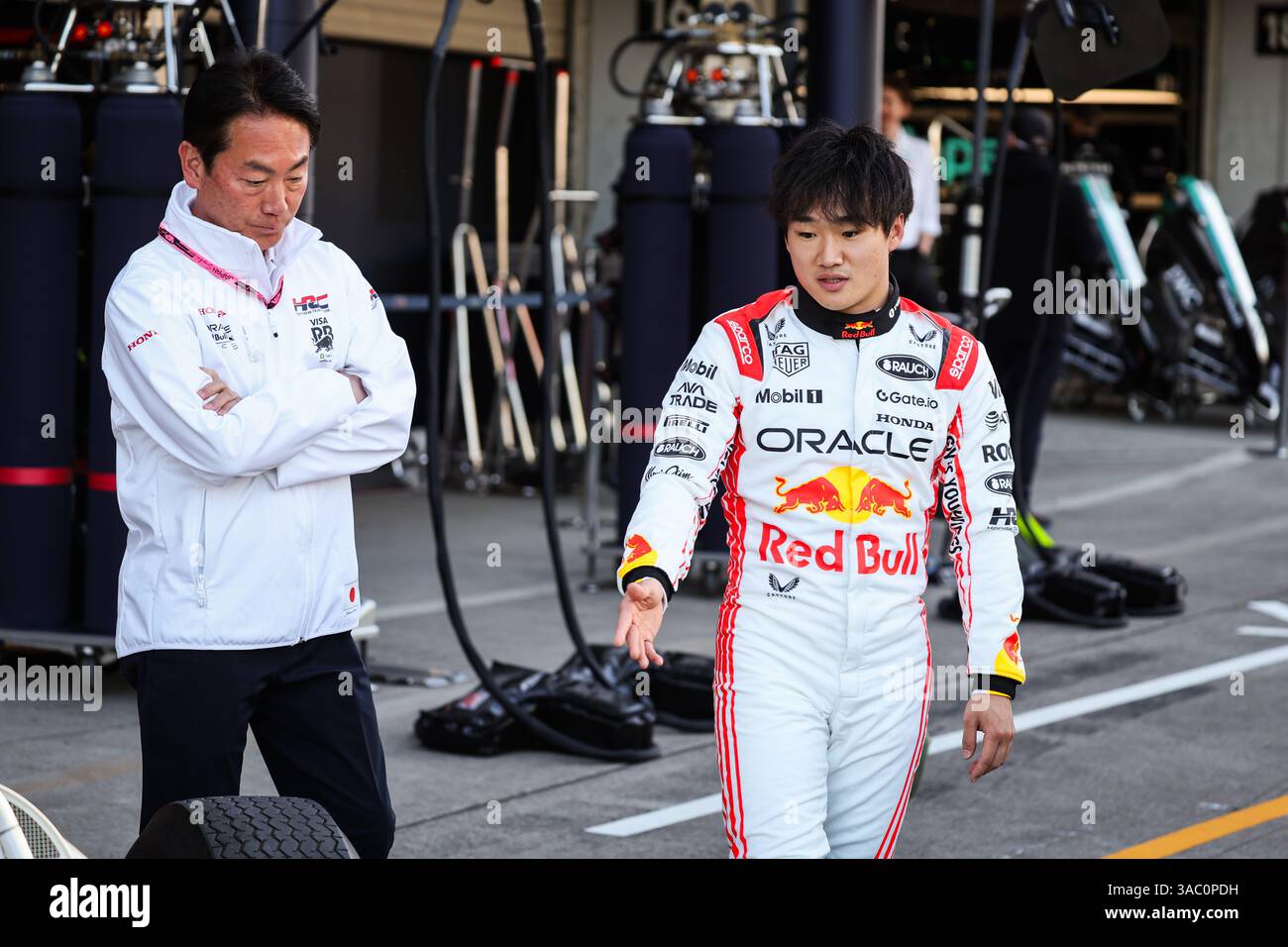 TSUNODA Yuki (jap), Red Bull Racing RB21, WATANABE Koji President of ...
