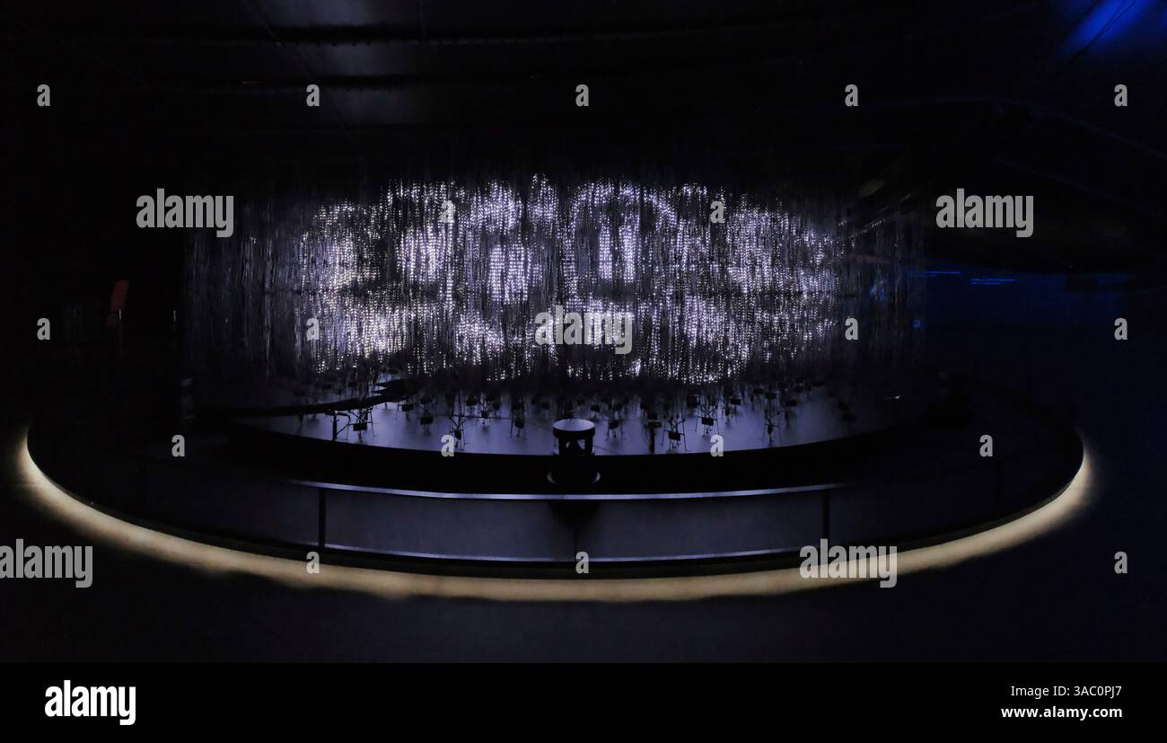 An Installation Imbued with Light at "The DYNAMIC EQUILIBRIUM OF LIFE ...