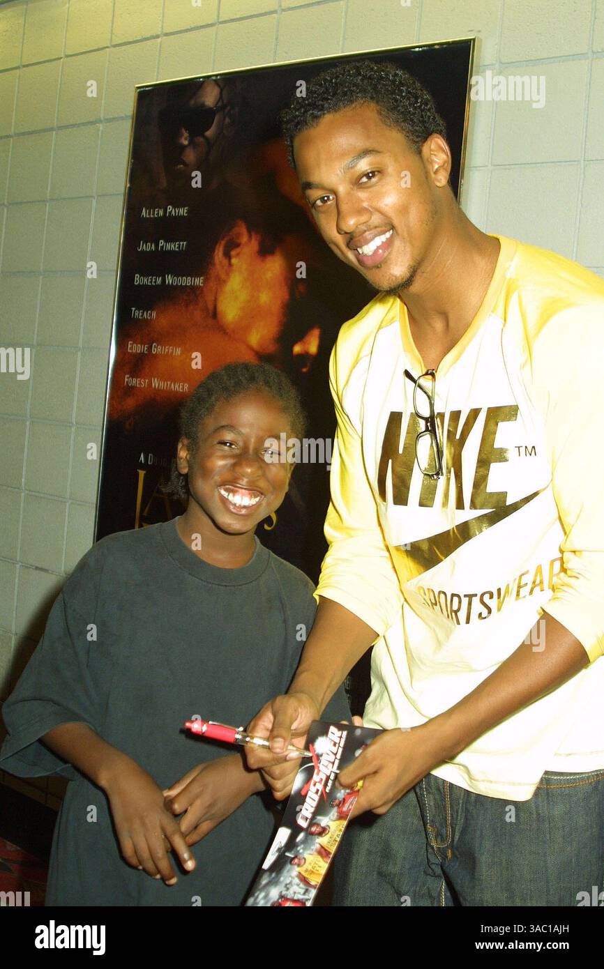 Aug 30, 2006; Los Angeles, CA, USA; Actor WESLEY JONATHAN with fan at ...