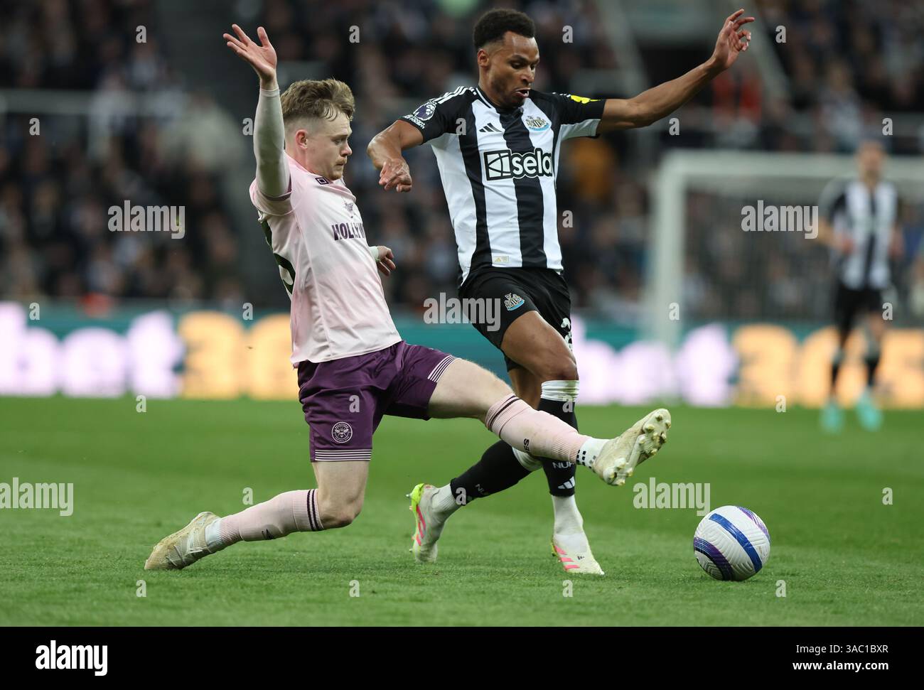 Newcastle Upon Tyne, England, 2nd April 2025. Jacob Murphy (R) of ...