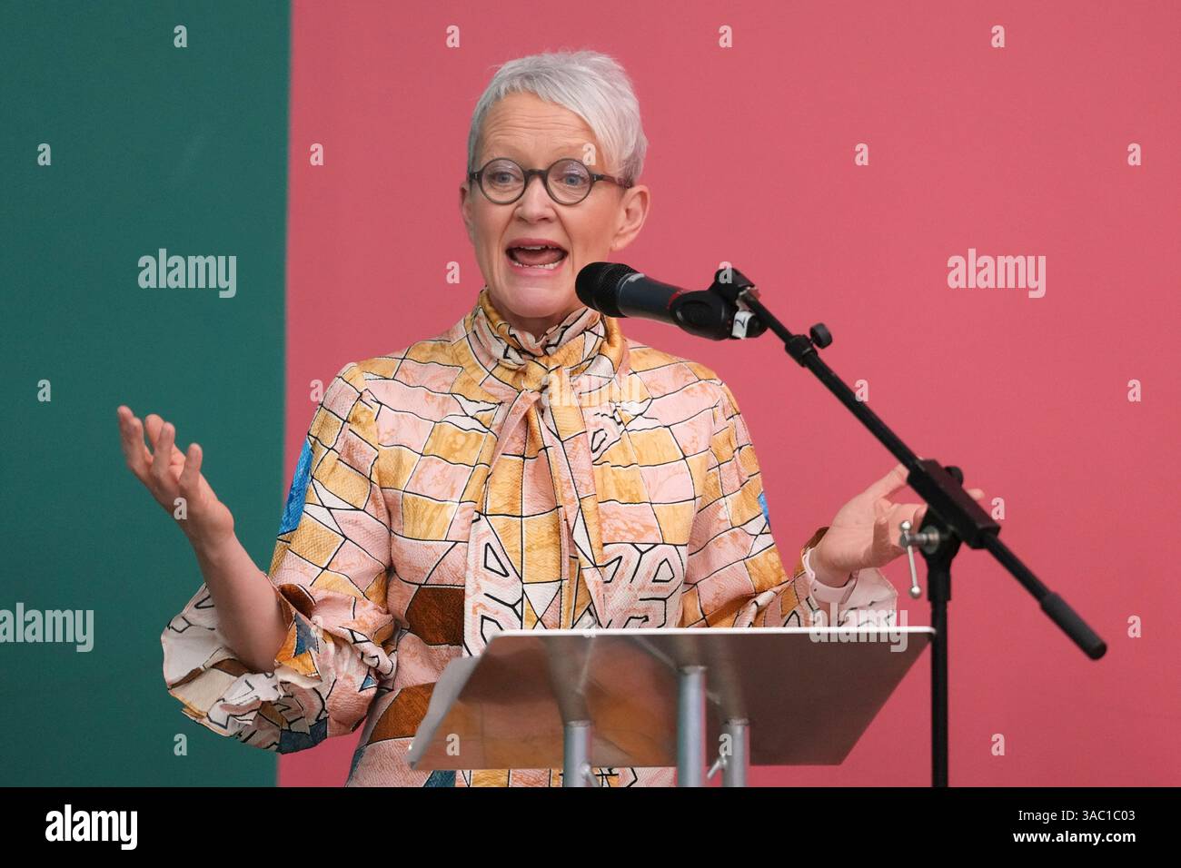 Tate director Maria Balshaw gives a speach about the painting by artist ...