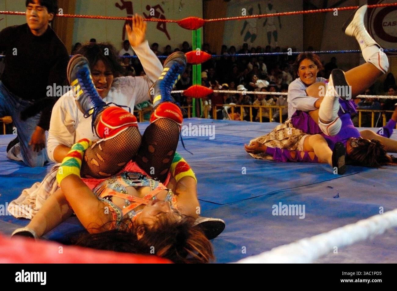 Mar 19, 2005 - El Alto, Bolivia - The two aymara fighters 'Carmen Rosa ...