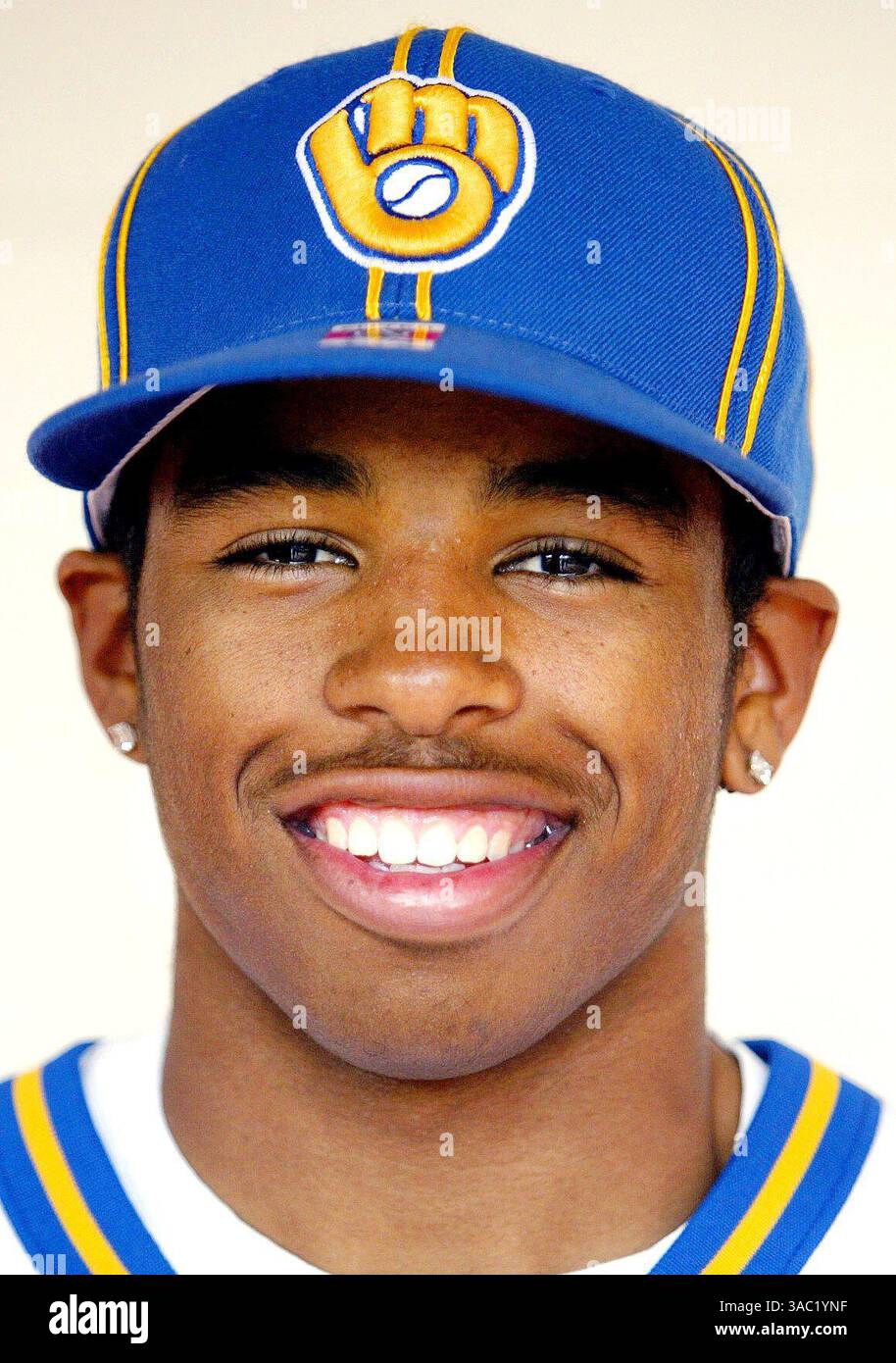 Ray Chavez/staff 11/19/03 Sports Athlete of the Week Chris Hopkins of ...