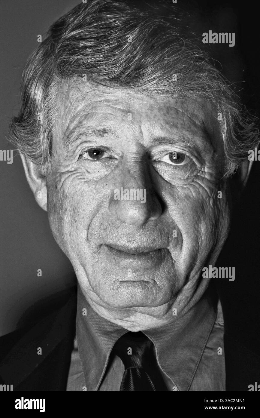 Nov 01, 2002 - Miami, FL, USA - Edward James 'Ted' Koppel (born ...