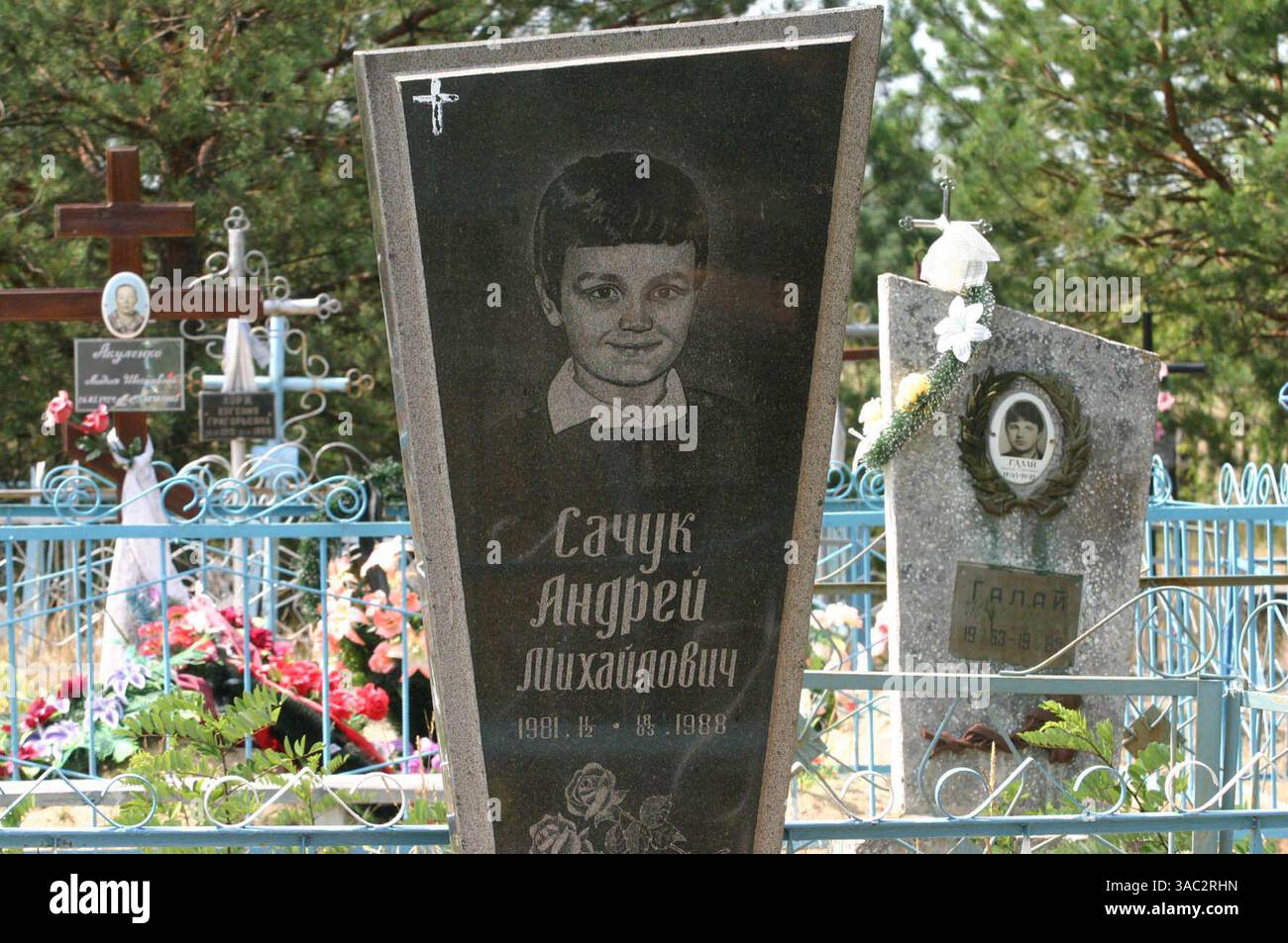 Jan 01, 1994 - Chernobyl, Ukraine - (File Photo) The grave stone of ...