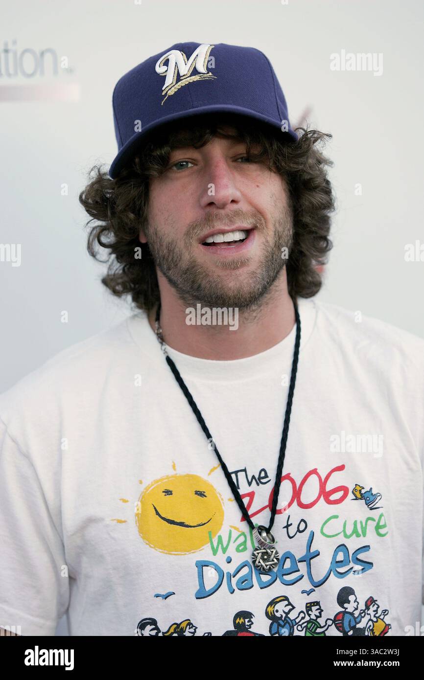 Jul 12, 2007 - Hollywood, CA, USA - Singer ELLIOTT YAMIN arriving to ...