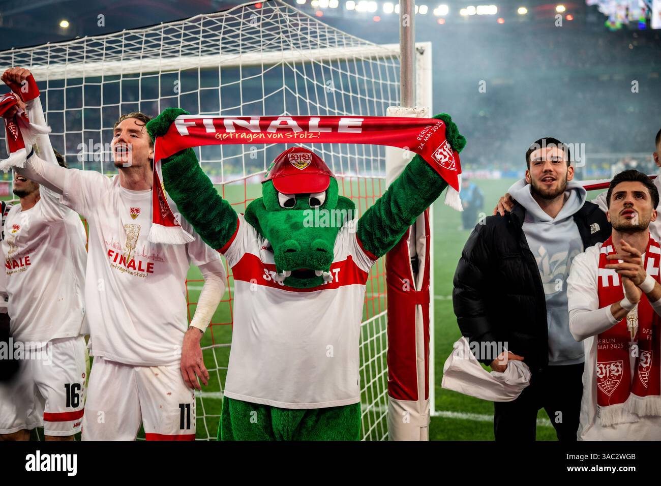Stuttgart, Deutschland. 02nd Apr, 2025. Jubel Nach dem Sieg und damit ...