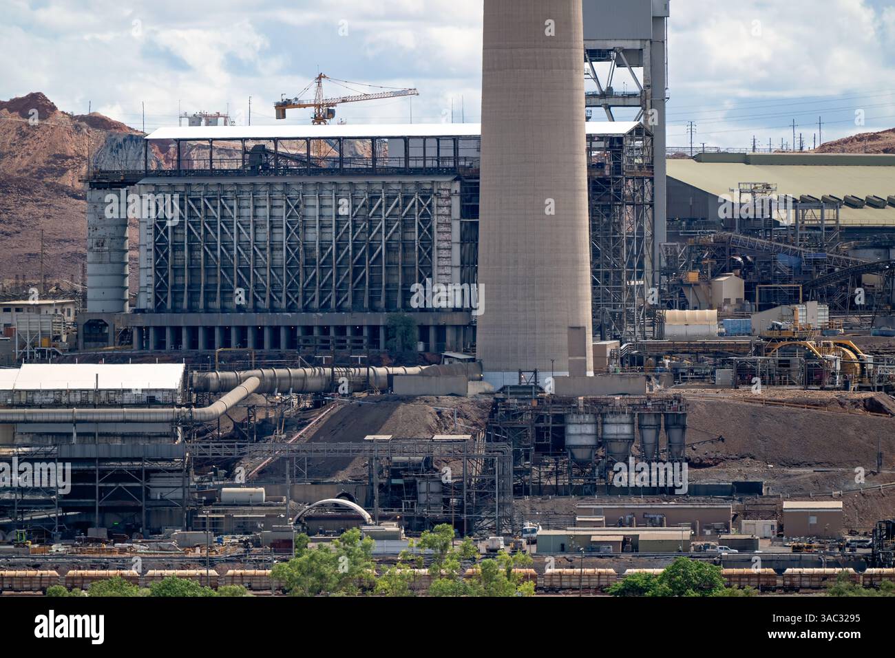 Mount Isa mine mining industry, copper zinc lead metal resources ...