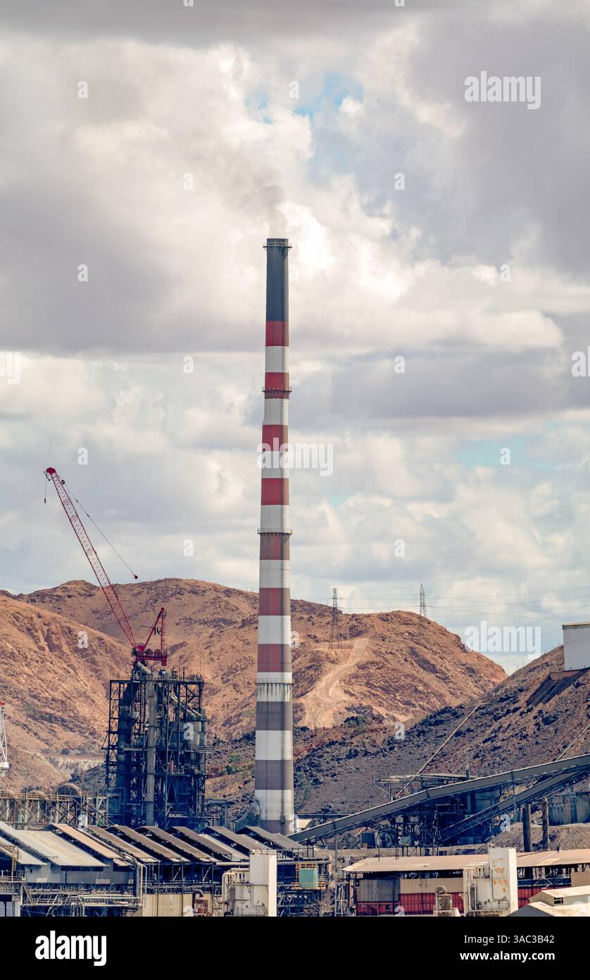 Mount Isa mine mining industry, copper zinc lead metal resources ...