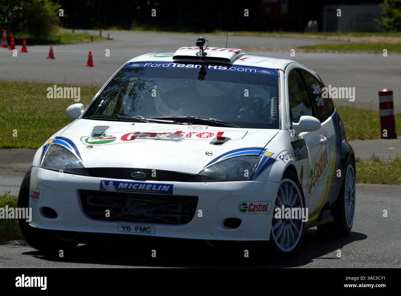 The Jordan F1 drivers Giancarlo Fisichella (ITA) Jordan and Ralph ...