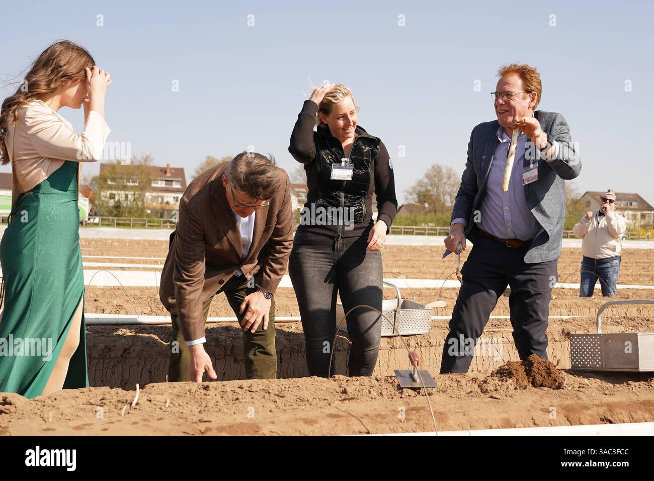 Hessens Spargelkönigin Svea Reitz, Hessens Ministerpräsident Boris ...