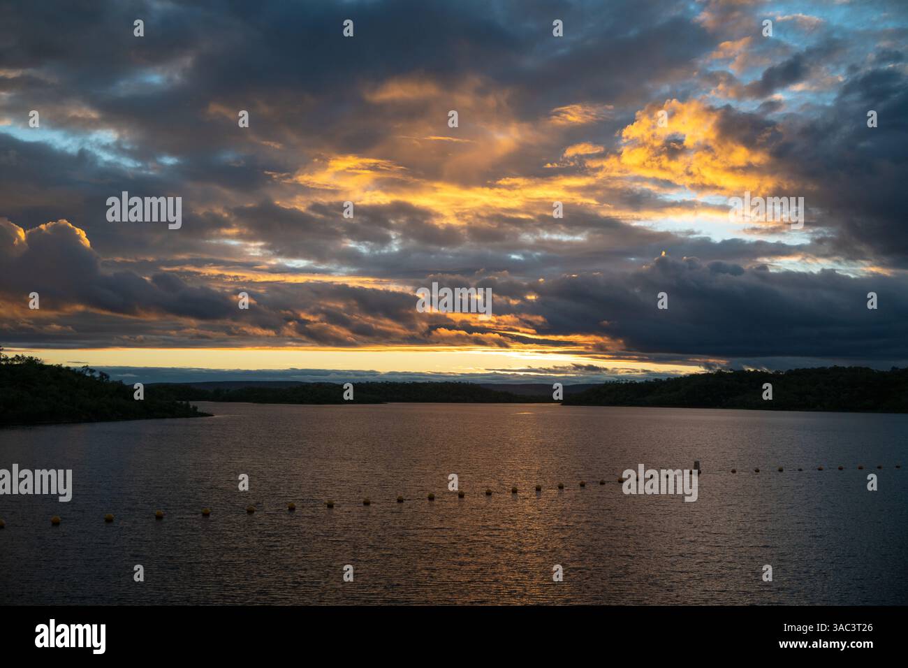 Lake Moondarra sunset, Mt Isa, outback Queensland Australia, dusk ...