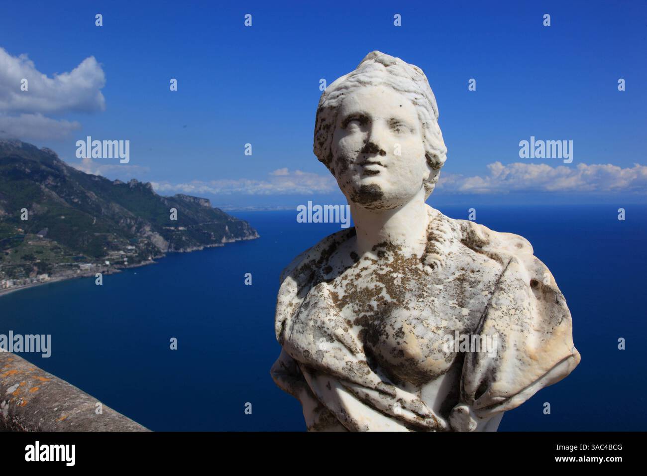 Marmorbüsten an der Belvedere, Balustrade, Terrazza dellInfinito der ...