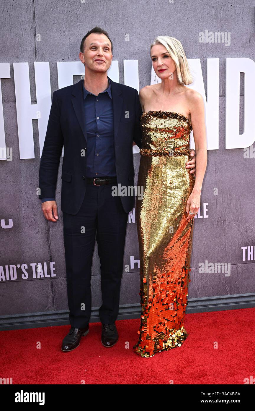 Ever Carradine mit Ehemann Coby Brown bei der Premiere der 6. Staffel ...