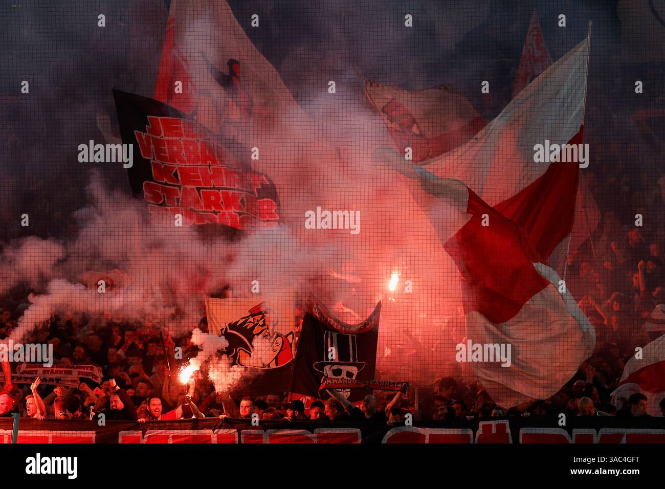 Stuttgart, Deutschland. 02nd Apr, 2025. Im Bild: Pyro, Pyrotechnik ...