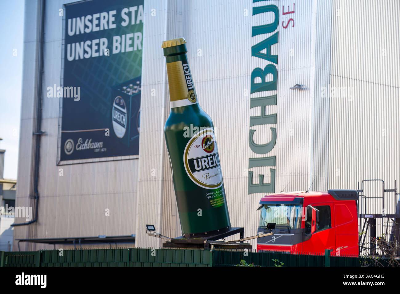 Sitz der Privatbrauerei Eichbaum in Mannheim-Käfertal *** Headquarters ...
