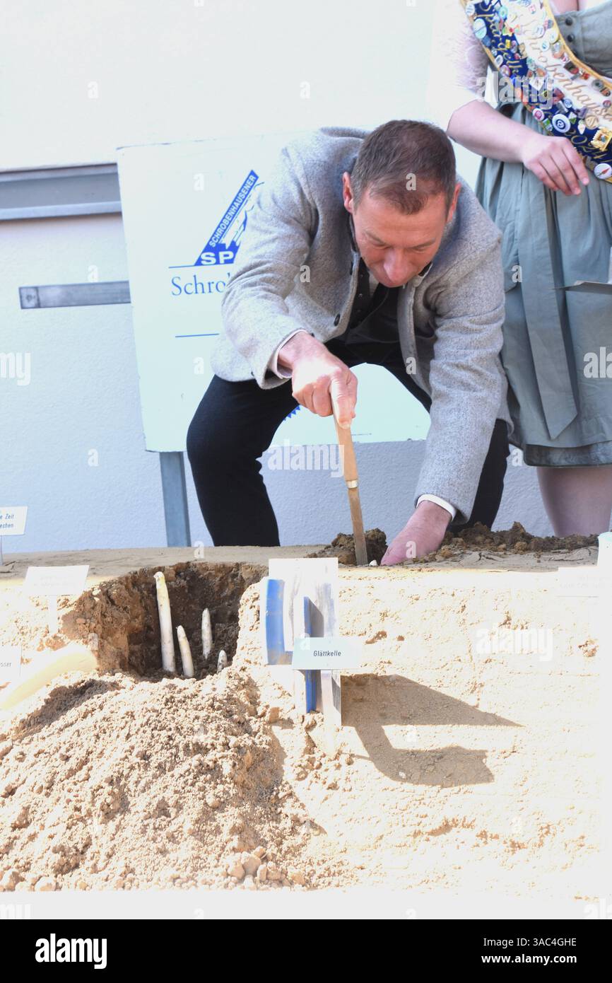 Markus Othmer Moderator Muenchen 03.04.2025 Viktualienmarkt vor Der ...