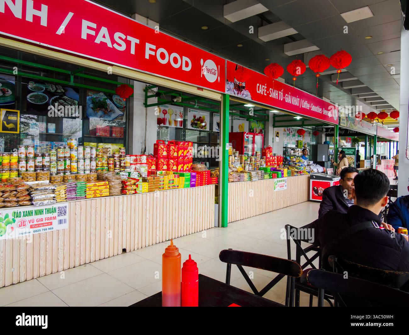 Roadside food stop hi-res stock photography and images - Alamy