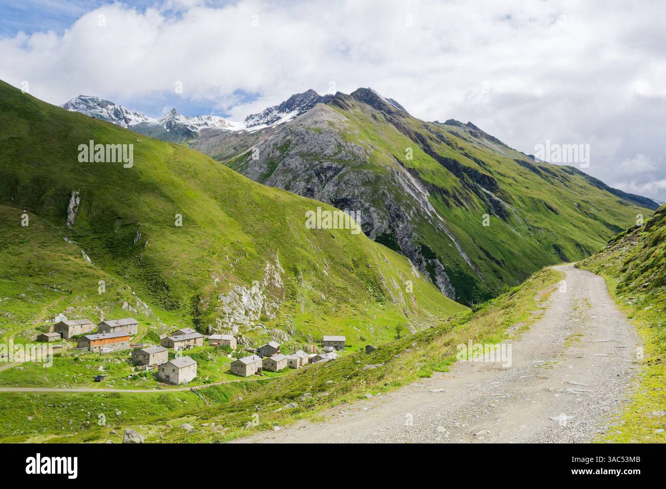 Idyllic mountain landscape with the Jagdhausalm in the Arental in East ...