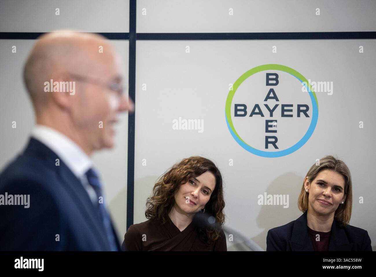 The president of the Community of Madrid, Isabel Díaz Ayuso (left), and ...