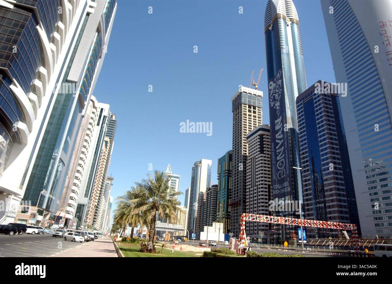 Feb 18, 2008 - Dubai, United Arab Emirates - The ultramodern skyline of ...