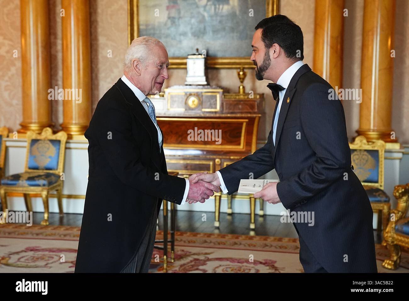 The ambassador of Panama, Guido Martinelli, presents their credentials ...