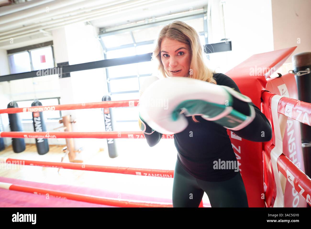 PRODUCTION - 28 March 2025, Hamburg: Natalie Zimmermann, professional ...