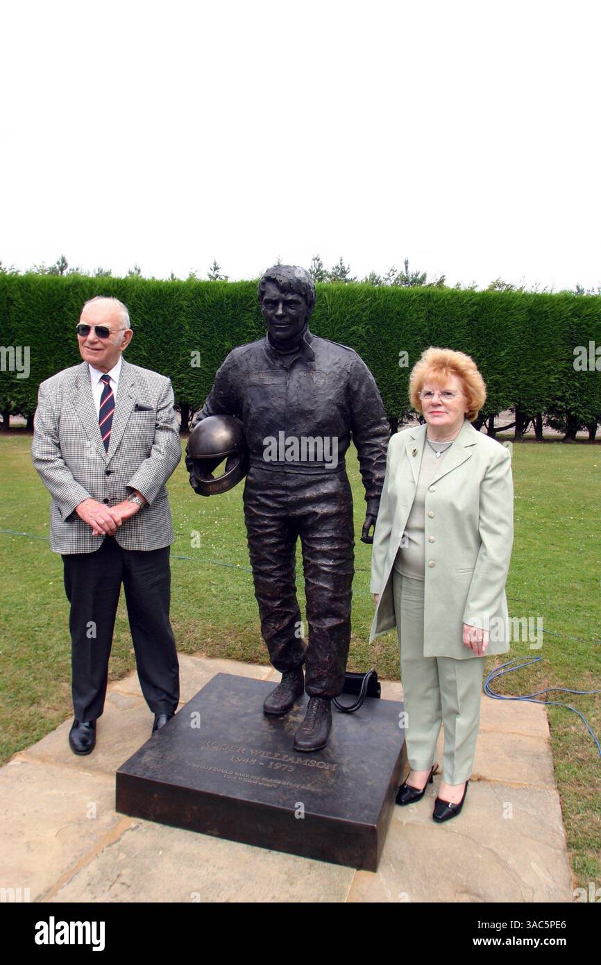 Tom Wheatcroft (GBR) and Roger Williamson's sister, Barbara Upton (GBR ...