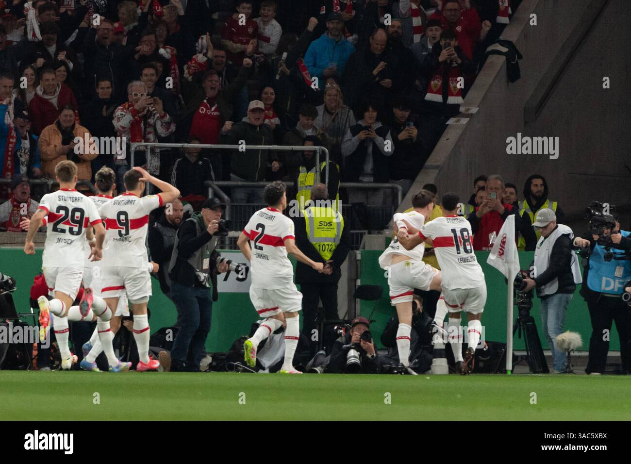 Stuttgart, Deutschland. 02nd Apr, 2025. Tor zum 1:0 durch Angelo Stiller (VfB Stuttgart, #06 ...