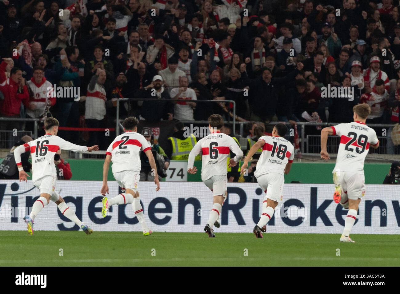 Stuttgart, Deutschland. 02nd Apr, 2025. Tor zum 1:0 durch Angelo Stiller (VfB Stuttgart, #06 ...