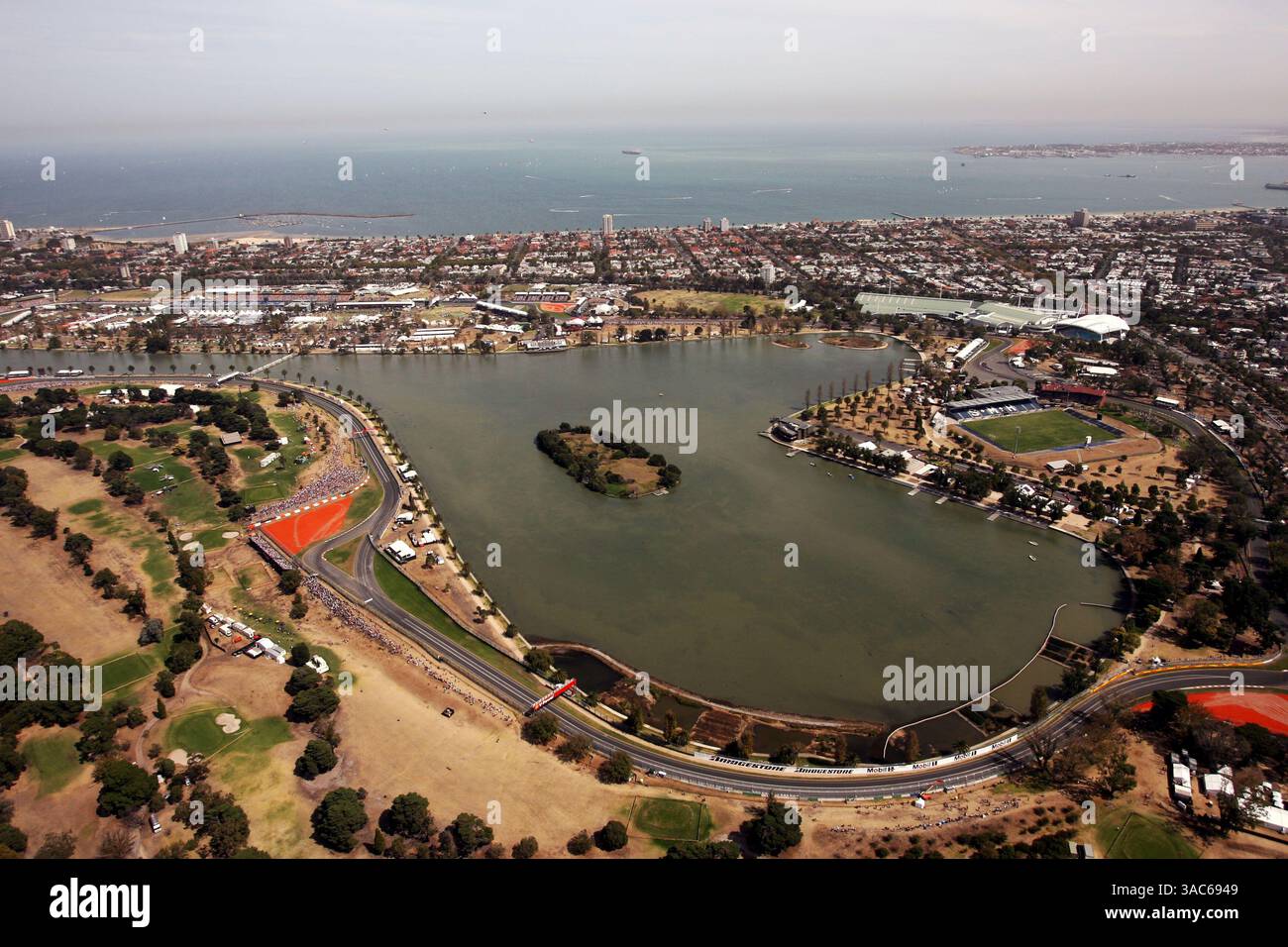 An aerial view of the circuit...Australian Grand Prix, Rd 1, Qualifying ...