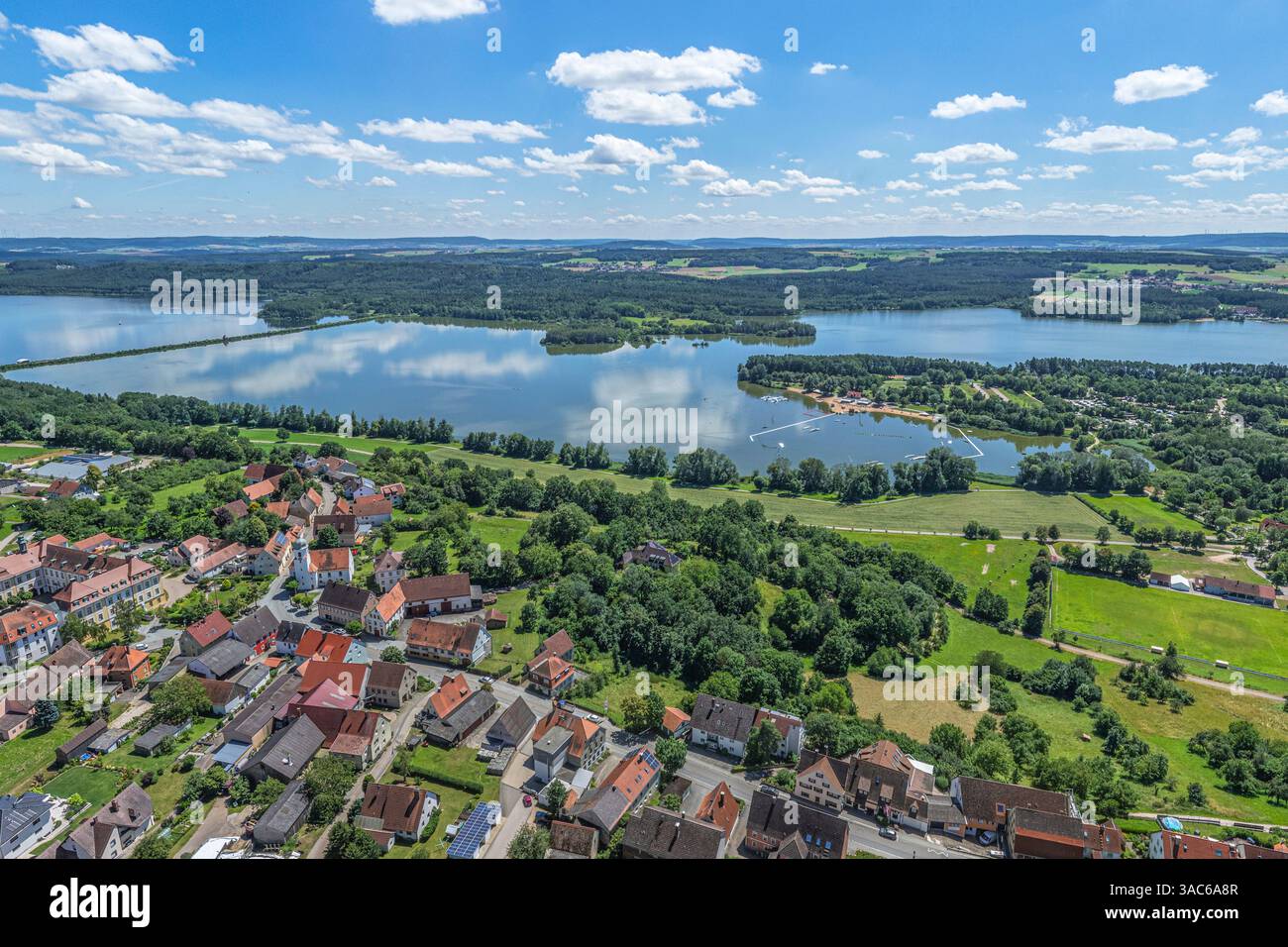 The holiday resort of Absberg on Lake Brombach in the bavarian region ...