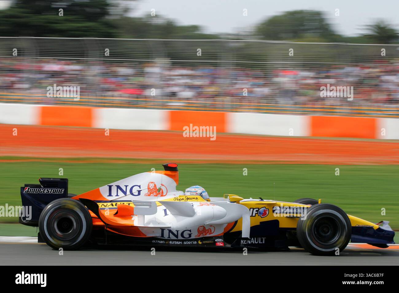 Fernando Alonso (ESP) Renault R28...Australian Grand Prix, Rd 1 ...