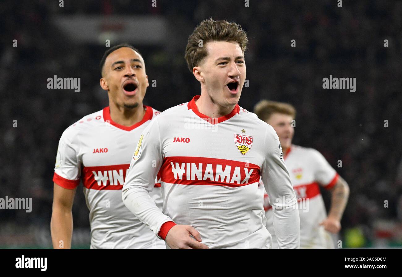 TOR zum 1:0 Angelo Stiller VfB Stuttgart (06) Torjubel mit Jamie Leweling VfB Stuttgart (18 ...