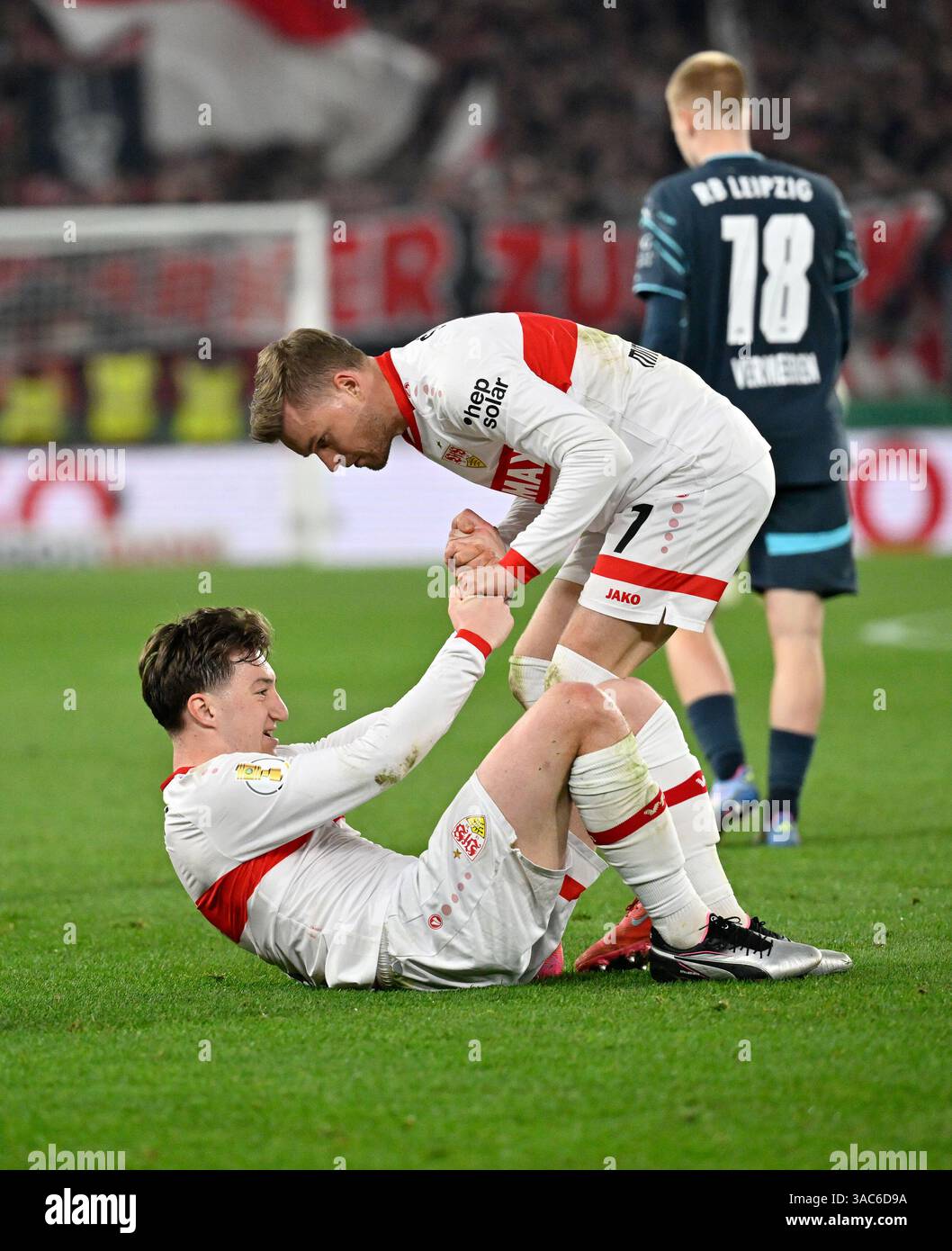 Stuttgart, Deutschland. 02nd Apr, 2025. Maximilian Mittelstaedt VfB Stuttgart (07) hilft Angelo ...