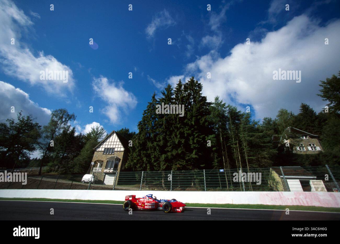 Jos Verstappen (NED) Arrows Hart FA17 suffered a serious accident after ...