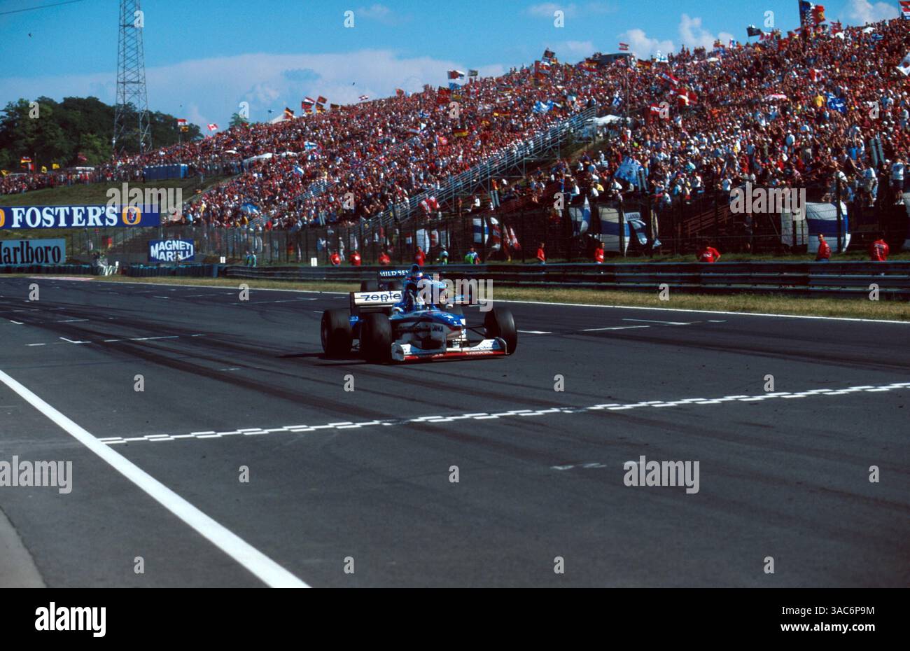Damon hill 1997 arrows a18 hi-res stock photography and images - Alamy