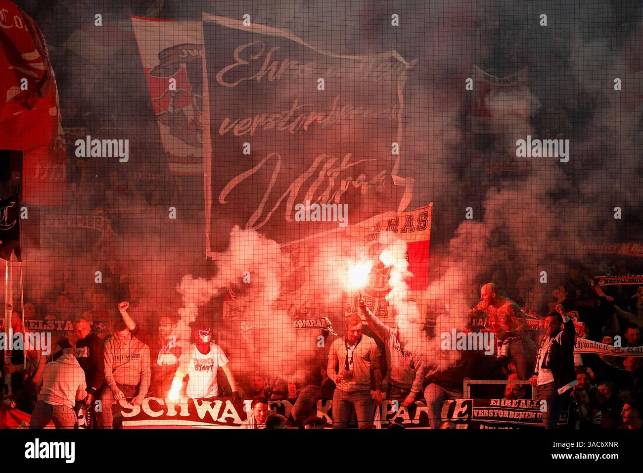 Stuttgart, Ger. 02nd Apr, 2025. Im Bild: Pyro, Pyrotechnik, Rauchtöpfe ...