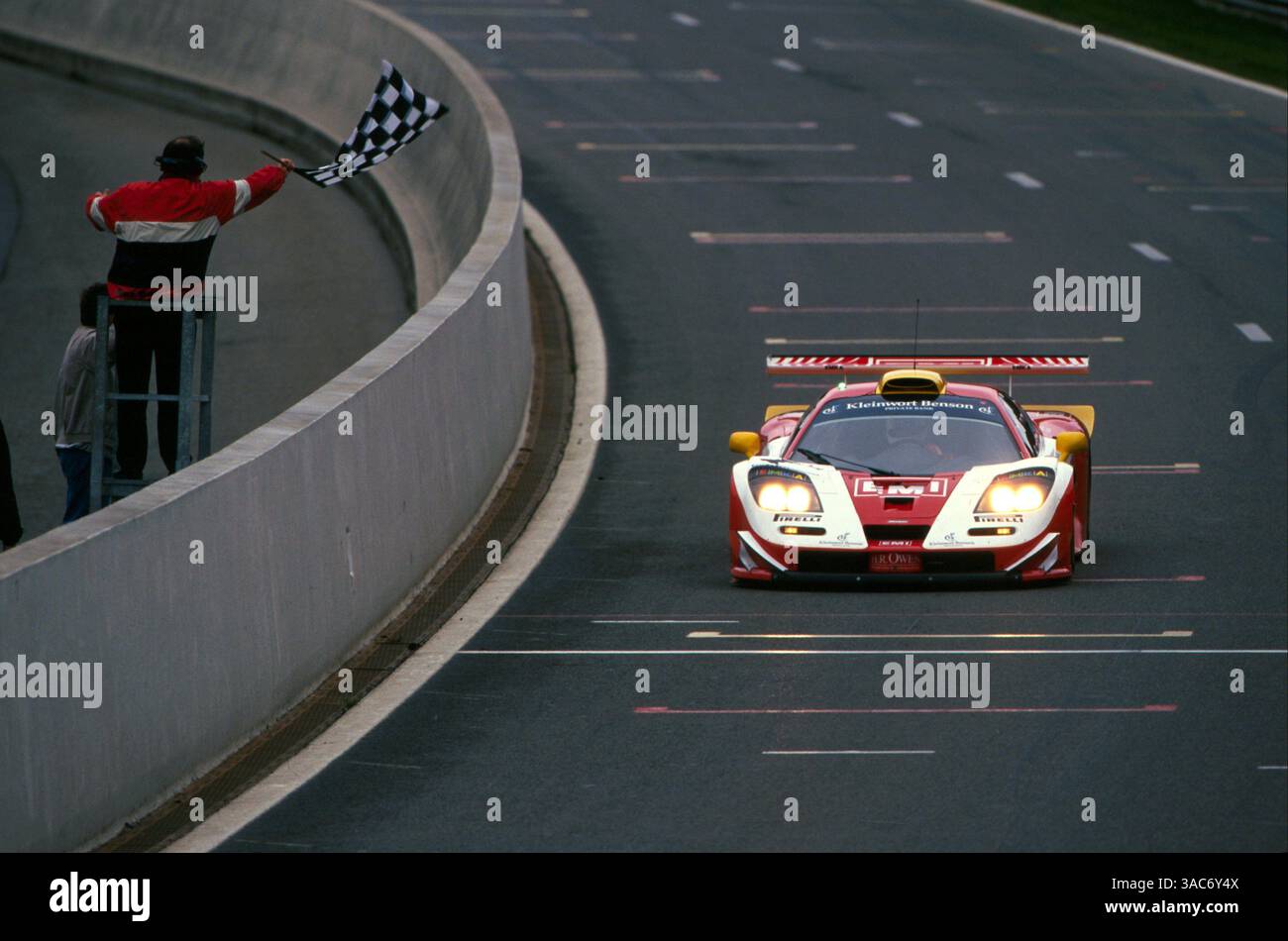 Tim Sugden (GBR) / Steve O'Rourke (GBR) EMKA Racing McLaren F1 GTR ...
