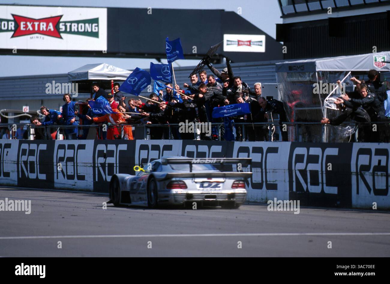 Race winners Bernd Schneider (GER) and Mark Webber (AUS) Mercedes-Benz ...