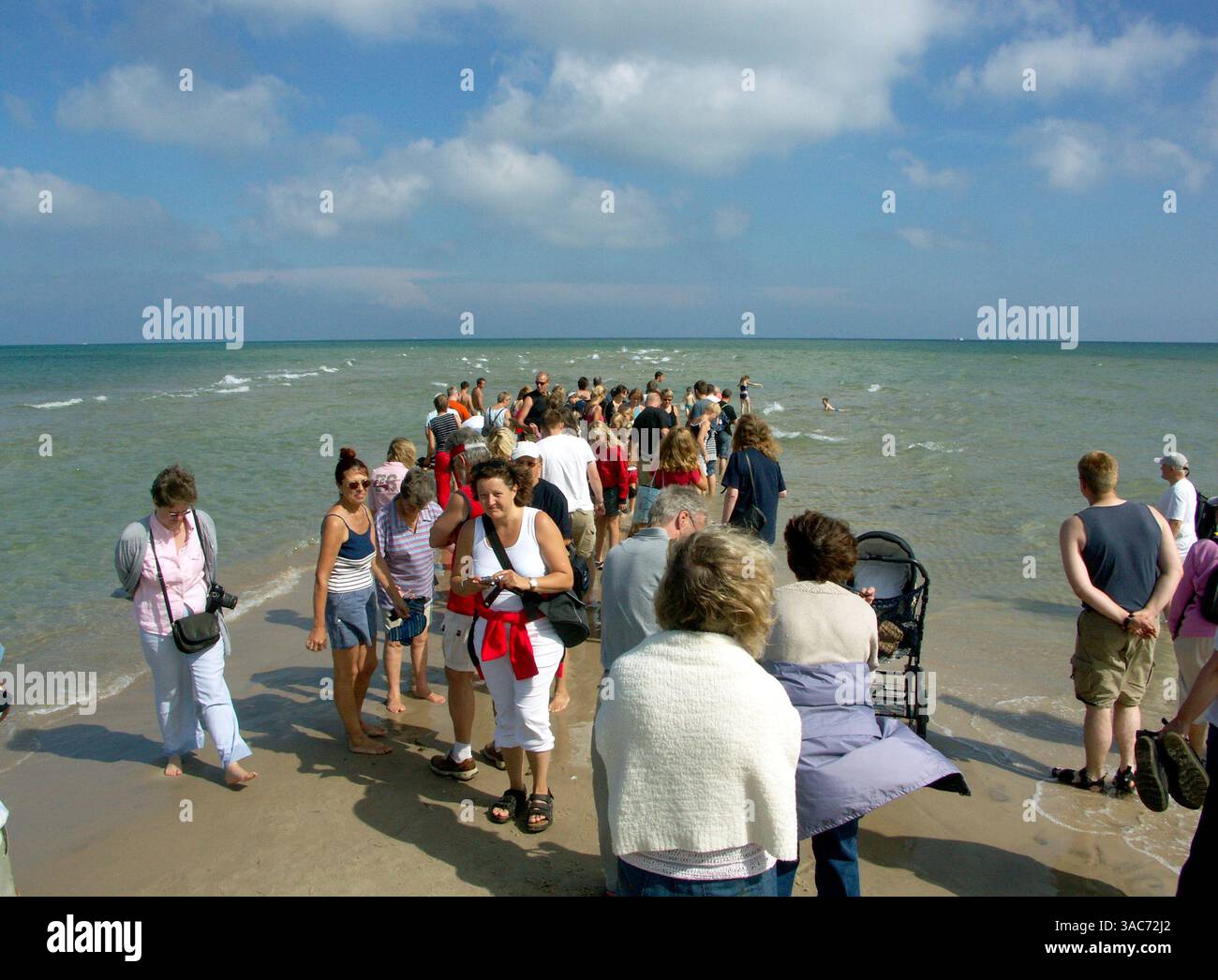 Oct 01, 2005 - Skagen, DENMARK - The Skagerrak strait runs between ...