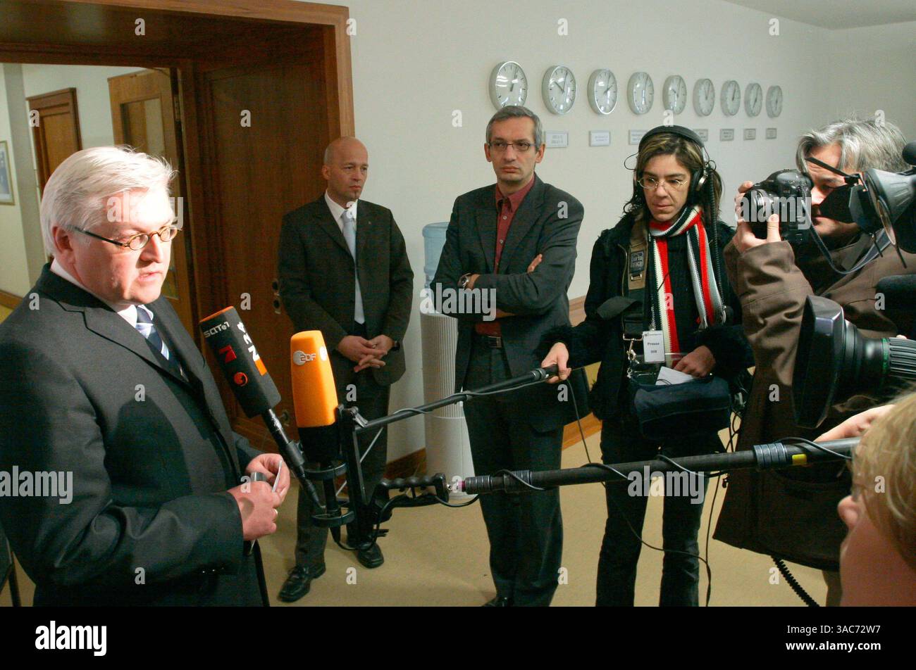 Dec 29, 2005 - Berlin, GERMANY - The crisis managment group holds a ...