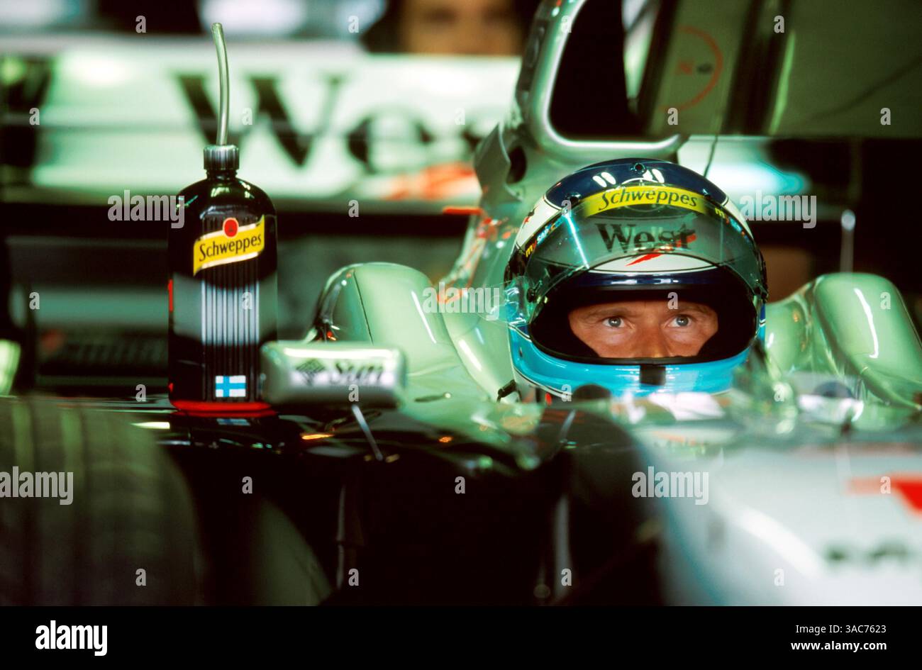 Mika hakkinen mclaren 2000 hi-res stock photography and images - Alamy