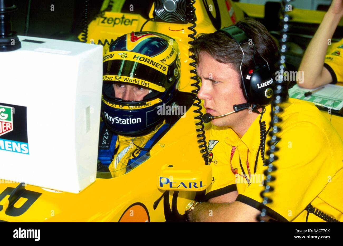 L to R): Heinz-Harald Frentzen (GER) Jordan and Sam Michael (AUS ...