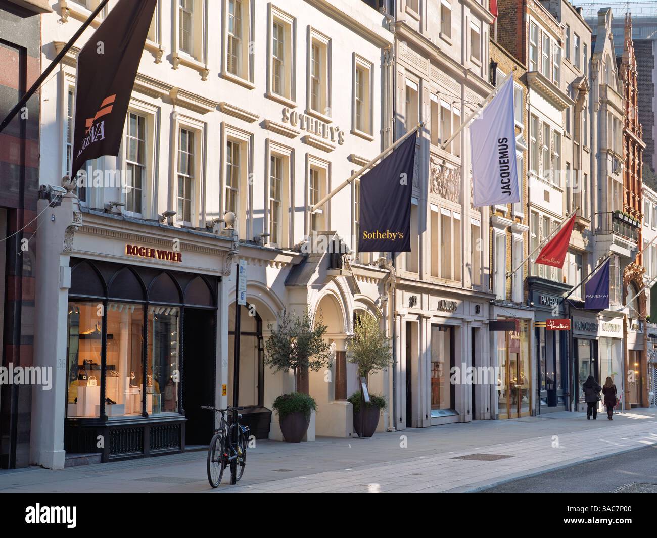 Upmarket shops on Bond Street, Mayfair, London, UK Stock Photo - Alamy