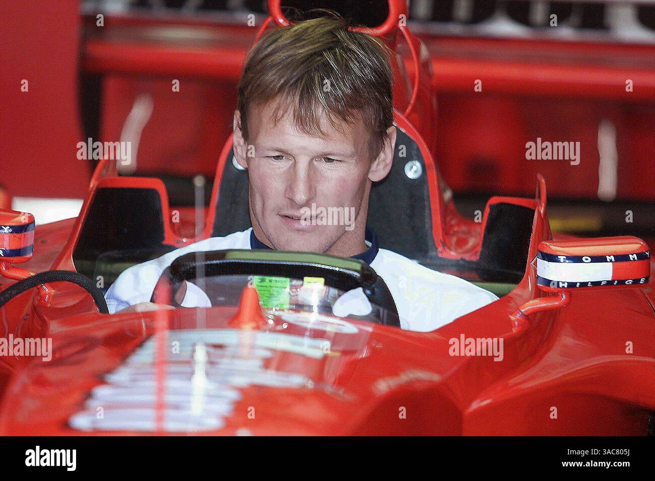 Teddy sheringham manchester united 2001 hi-res stock photography and ...