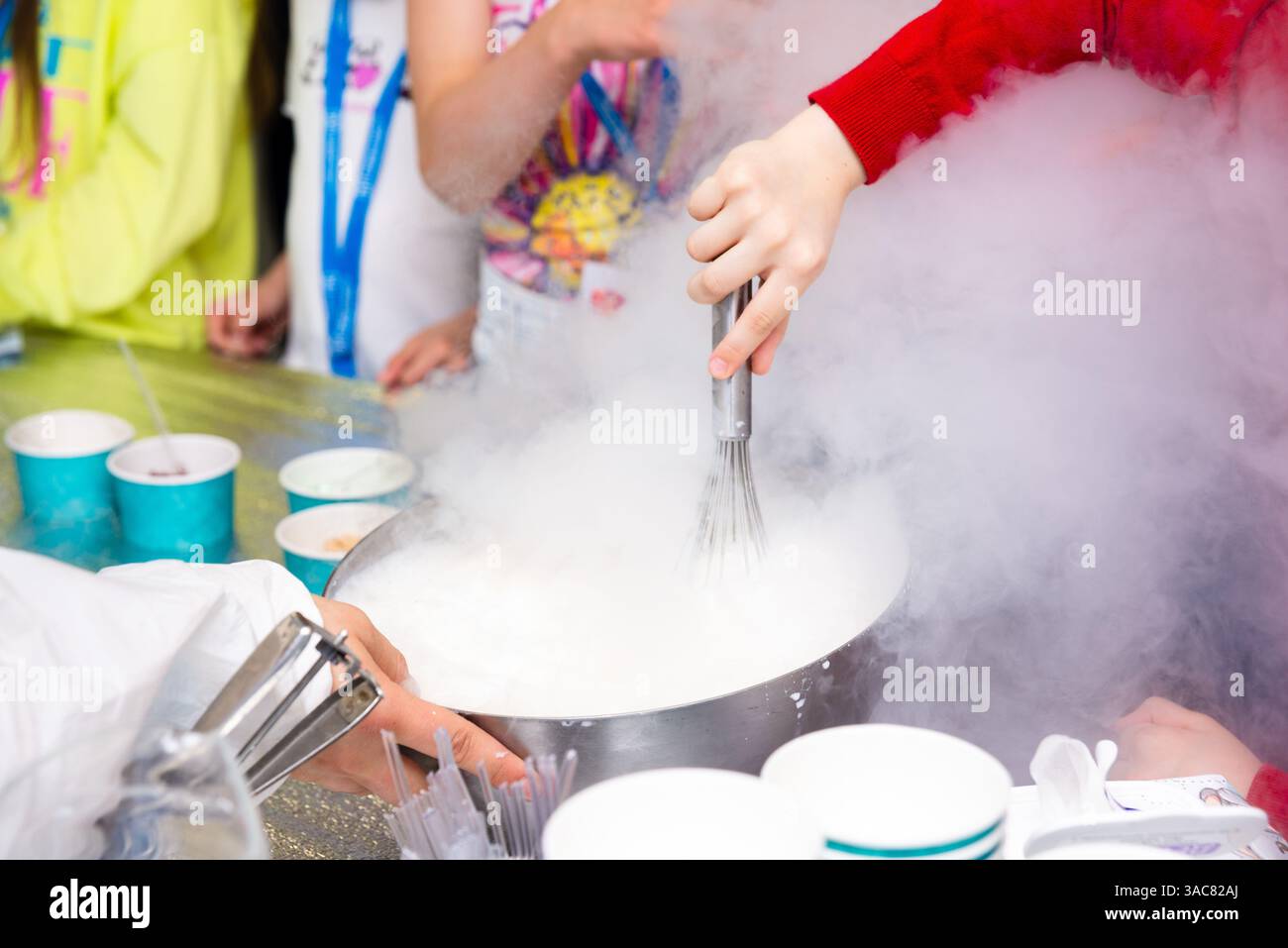 Russia children school science hi-res stock photography and images - Alamy