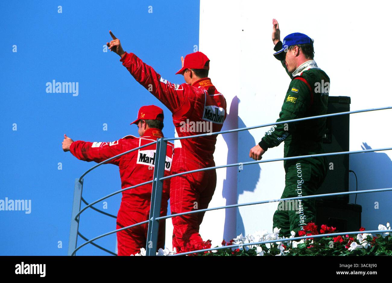 L to R, Rubens Barrichello (BRA) Ferrari, Michael Schumacher (GER ...