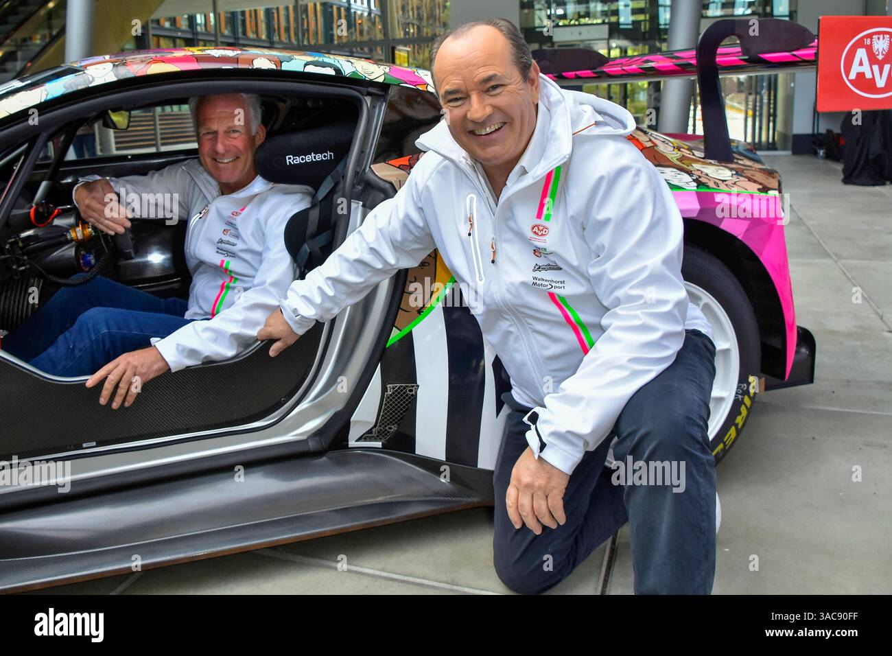 Wolfram Maria Kons RTL Fernsehmoderator im Auto Heiko Wasser RTL Formel ...